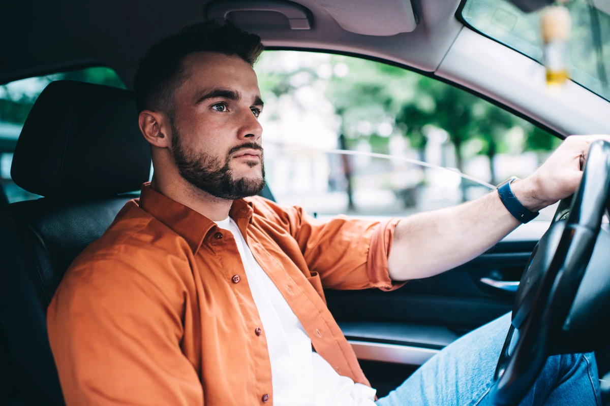 5 Unsafe Driving Habits All Drivers Should Avoid